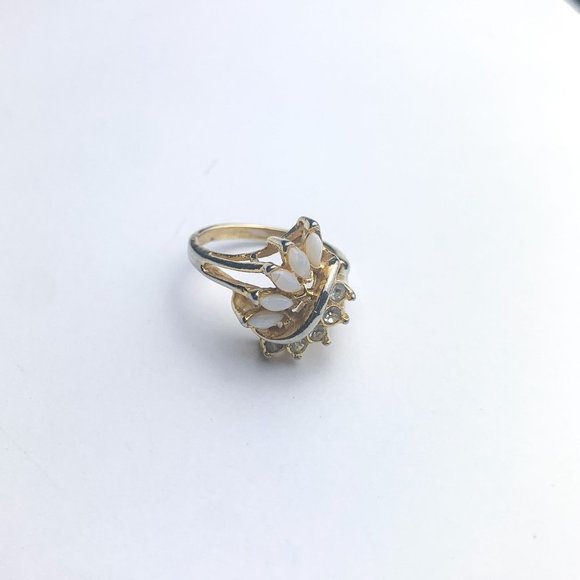 American Vintage | Jewelry | Vintage 8s Gold Tone Ring With Rhinestones ...